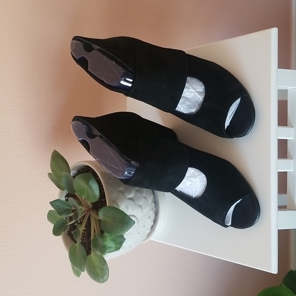 AEROSOLES | Shoes | Aerosoles Sound Wave Black Peep Toe Booties | Poshmark